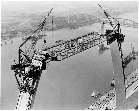 Gateway Arch Construction