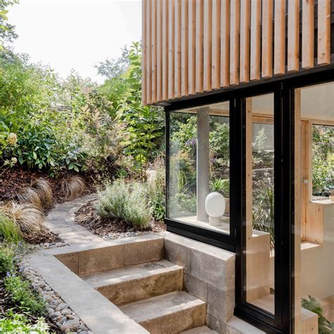 Polysmiths Adds Mediterranean Texture To Arch House In London