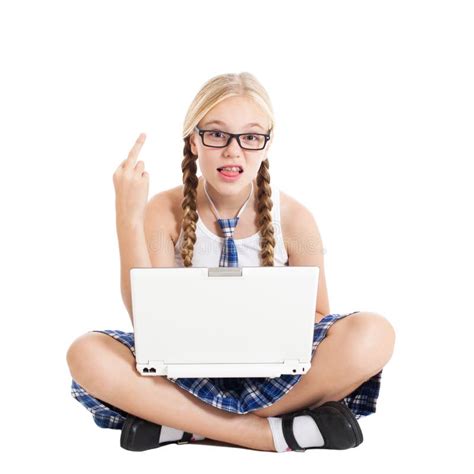 Школьница показывает средний палец Стоковое Фото изображение насчитывающей изолировано