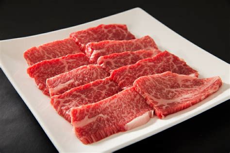 【楽天市場】【但馬牛】赤身モモ焼肉用230g【国産牛肉 卒業入学祝 A4ランク 和牛 黒毛和牛 ギフト 帰歳暮 御贈答 内祝い 御祝 出産祝