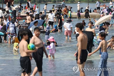 성큼 다가온 한여름때이른 폭염에 에어컨 찾아 실내로종합 연합뉴스 나무뉴스