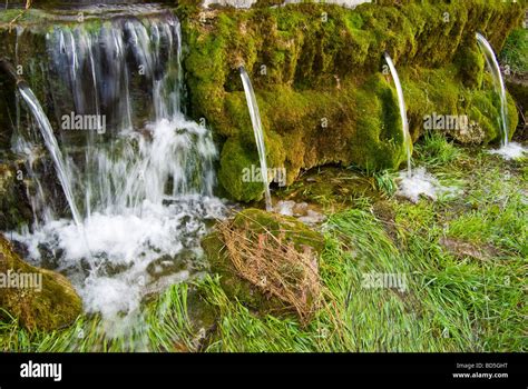 Spout Spring Hi Res Stock Photography And Images Alamy