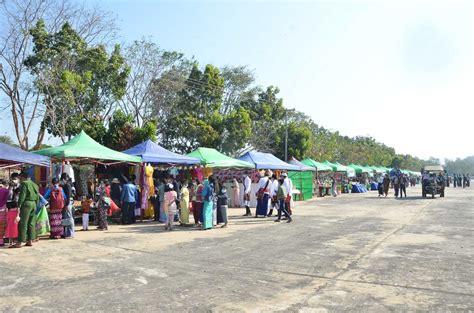ပြည်ထောင်စုနယ်မြေနှင့် တိုင်းဒေသကြီး ပြည်နယ်အသီးသီးမှ ဂုဏ်ပြုယာဉ်များ ခင်းကျင်းပြသထားမှု ပြည