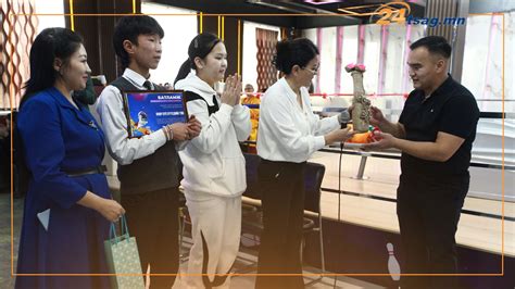 Өнөр бүл төвийн сурагчдад Уян боулинг төвөөр нэг жил үйлчлүүлэх эрхийн бичиг гардууллаа