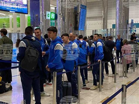 Футболистите на Левски пристигнаха в Дубай Утро