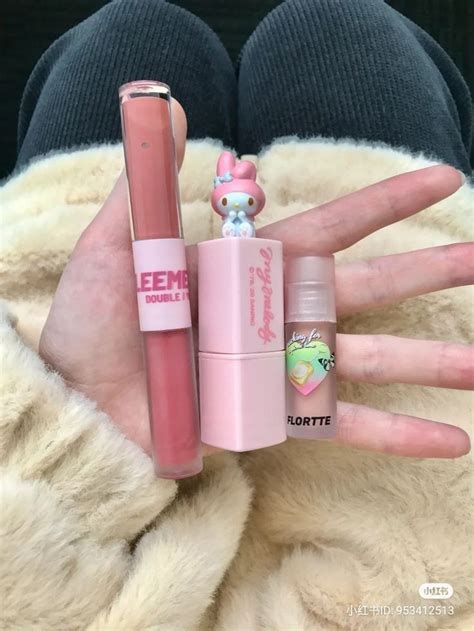 Hello Kitty Için 17 Fikir Hello Kitty ürünler Kızsal şeyler