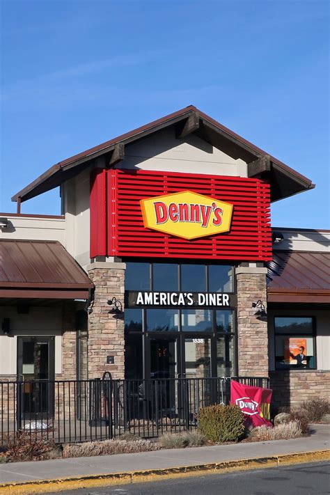 Owner Of Last Dennys In Us City Blasts Rampant Crime With No One To