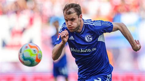 Schalke Straft Ouwejan Ab