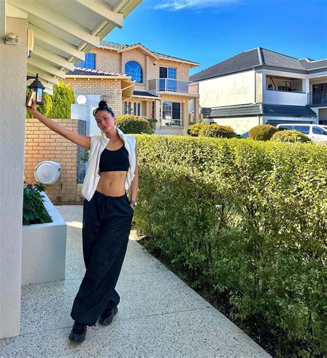 H Hen Ni V N O Khoe Eo Cm V C B Ng S Saostar Vn