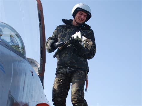 Мати легендарного «Джуса показала фото загиблого сьогодні пілота F 16 Максима Устименка