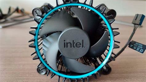 Intel Core I5 12400f Unboxing Exhibits New Stock Cooler Tom S Hardware