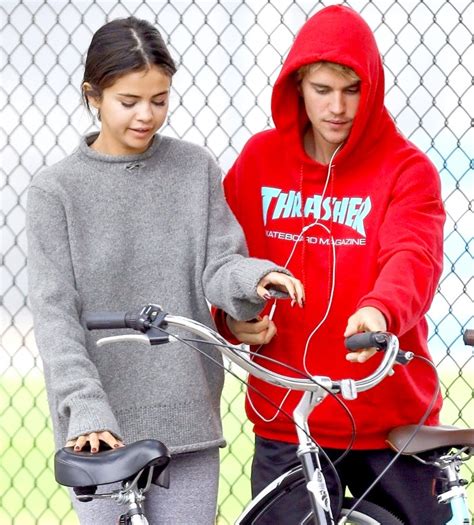 Selena Gomezs Friends ‘want Her To Be Cautious With Justin Bieber