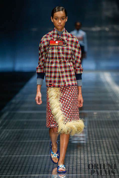 Прада [Prada] Весна-лето 2017 - Прет-а-порте | Модные стили, Прада ...