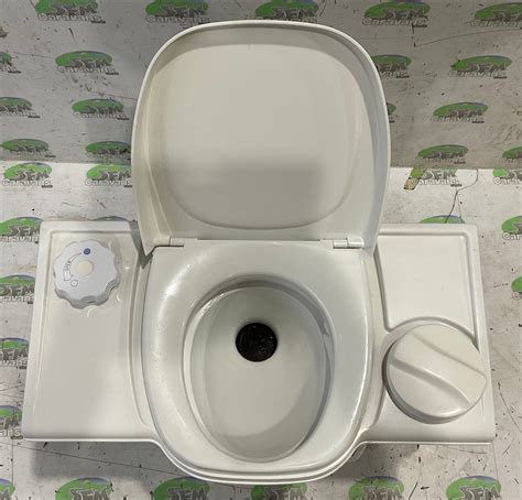 Thetford C4 Rh Bench Cassette Toilet Sfm Caravans
