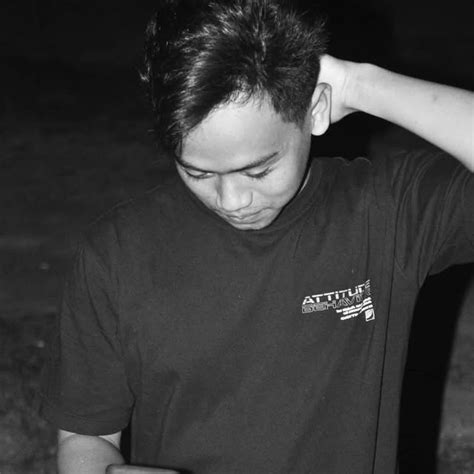 P R A S Pras Tiyo • Threads Say More