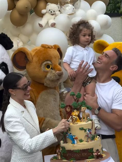 ცნობილი ადამიანები Added A New Photo ცნობილი ადამიანები