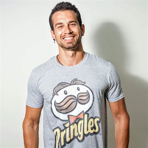 לפני שנה חשבתי לעצמי יאללה בוא נציג את עצמי כדי שמלא בנות פוטנציאליות בבת אחת יראו אותי ויגידו