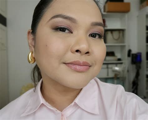 Grwm Cosmetics Lip Maxx Liquid Lip Balm Review And Complete Swatches Gloss And Balm In One