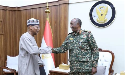 البرهان يربط قبول حلول الاتحاد الأفريقي بحل أزمة عضوية السودان سودان