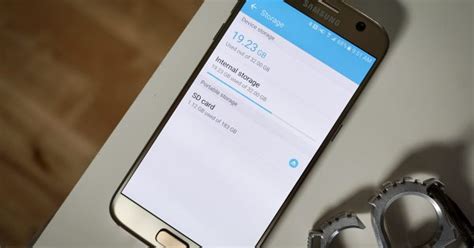 fyi a few adb commands will get you adoptable storage on the galaxy s7
