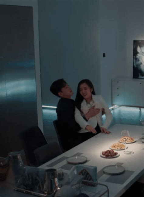 Непристойное поведение Нетизены возмущены новой провокационной сценой с Чжань Ханем в дорме