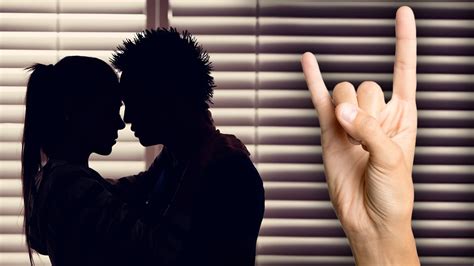Perché Se Una Persona Viene Tradita Dal Partner Viene Chiamata Cornuta