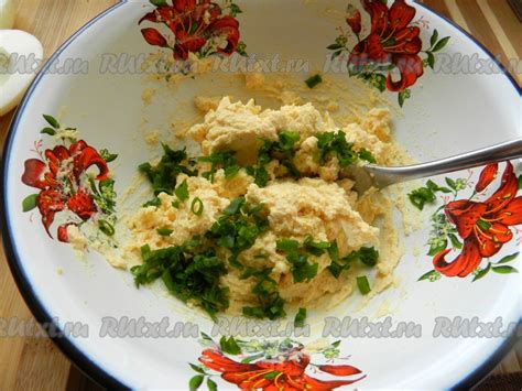 Фаршированные яйца с икрой 9 фото в рецепте