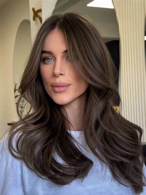Winter Brown Hair Color Ideas 2024 2025 Soft Brunette Waves With