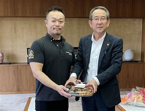 東海市長へ表敬訪問 こだわりの唐揚げ専門店 からあげごっち 愛知県 東海市