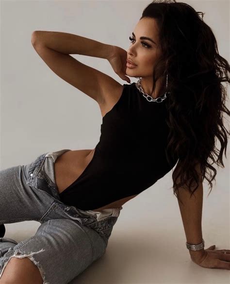 Дорогие девушки Нужны модели Устраиваю фотодень для пополнения портфолио Ищу 3 девушек 2025