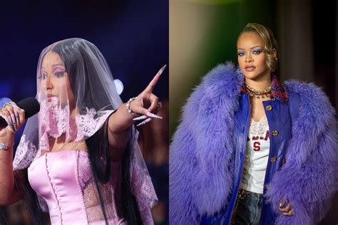 Nicki Minaj Og Rihanna Kysser