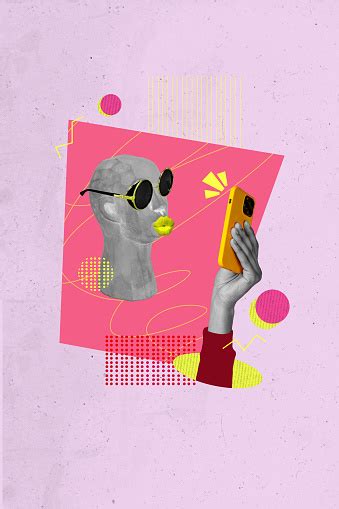 수직선 창조적 인 이미지 포스터 젊은 여성 캐리커처 블로거 들고있는 Smarphone 울리는 선글라스 영향 자 그림 배경 0명에 대한 스톡 사진 및 기타 이미지 Istock