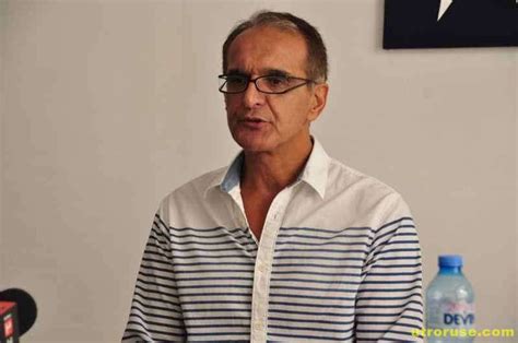 Д р Михайлов пази дистанция от новите десни формации Утро