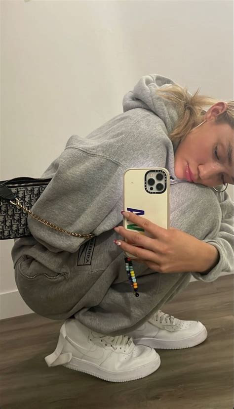 Pin De Jessica Levin En Quick Saves Poses Para Fotos Poses Foto