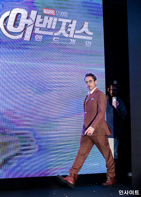 현실판 아이언맨 ‘토니 스타크 모습 선보인 로버트 다우니 주니어 인사이트