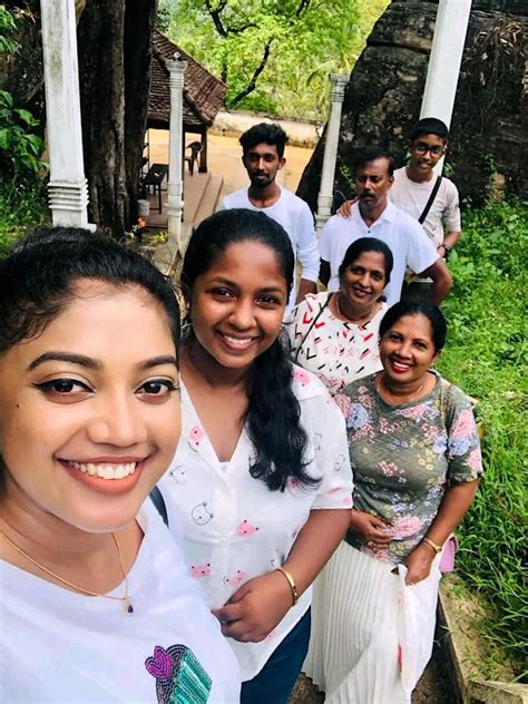 🤍🤍🤍බක් පෝය සිල් ගන්න ගිය හිරුෂි වසුන්දරා 🕊️🌼🤍🤍 Youtube