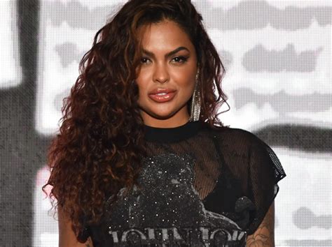 Paula Freitas Quer Passar Por Novos Procedimentos Estéticos