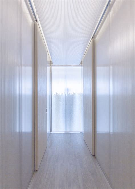 Uufie Makes Medical Clinic With Translucent Polycarbonate Walls Partition Design House Design