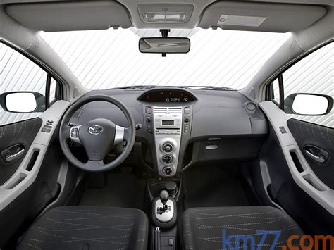 Fotos Interiores Toyota Yaris 5 Puertas Sol 2006