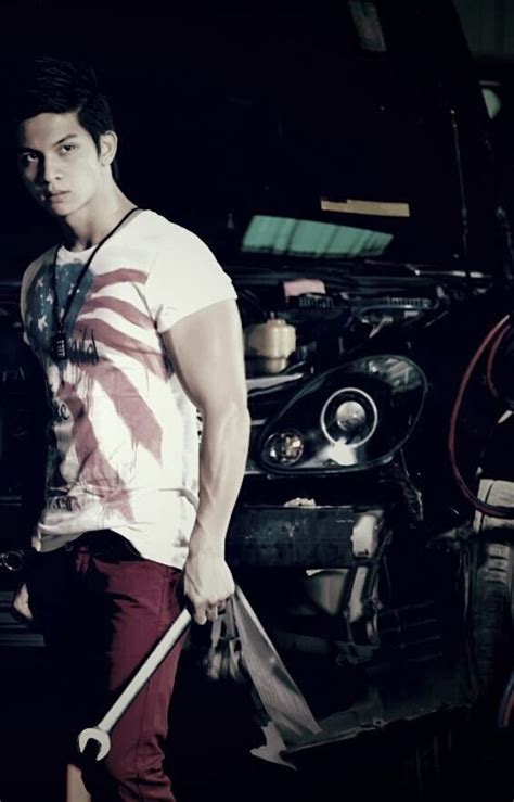 Man Central Nay Win In Casual Wear