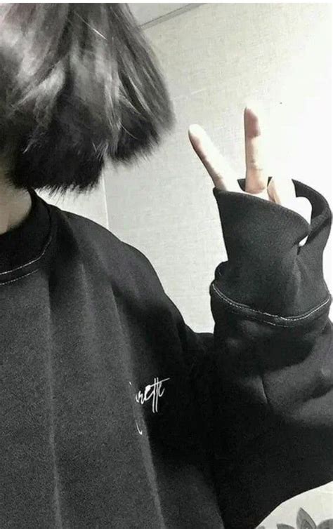 Фото без лица Кроткие стрижки Красивые девочки Черный