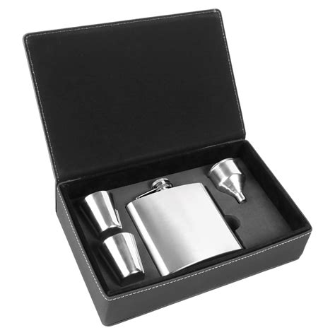 Leatherette Flask Set