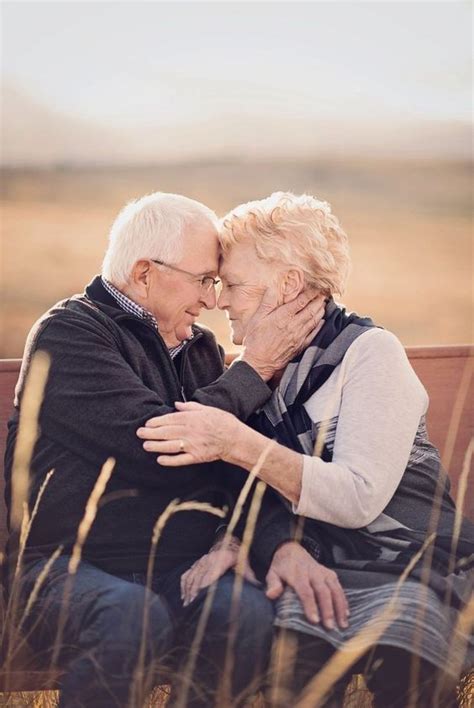 Older Couple Photoshoot Poses Natural Older Couple Photoshoot Poses