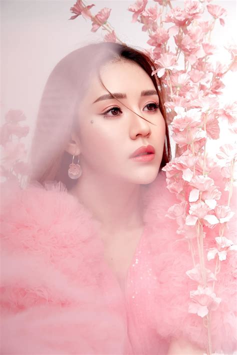 Myanmar Celebrity အကယ်ဒမီရရေး ကြိုးစားဖို့ လိုအပ်မယ်ထင်တယ် ဖြိုးင