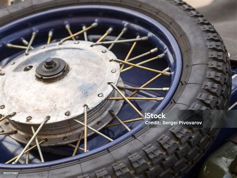 금속 타이어 오토바이 바퀴 쐐기 빈티지 자동차 클로즈업 가장자리에 대한 스톡 사진 및 기타 이미지 가장자리 강철 거리 Istock