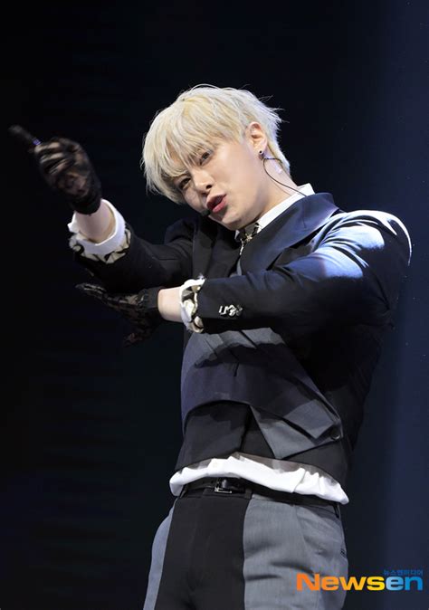 아스트로 문빈 심장 저격[포토엔hd] 뉴스인코리아