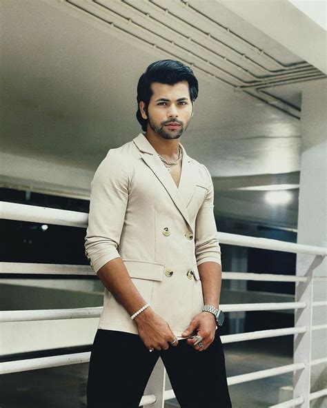 Siddharth Nigam Displays Swagger Avatar Palak Sindhwani Avneet And