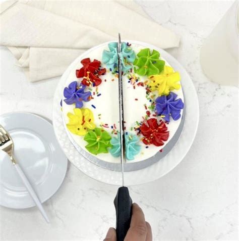 How To Cut A Layer Cake Like A Pro We Take The Cake
