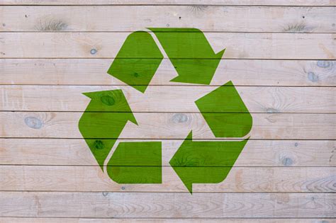 나무 상자에 기호를 재활용 재활용 기호와 생태 개념 나무 용기 0명에 대한 스톡 사진 및 기타 이미지 0명 갈색 감소