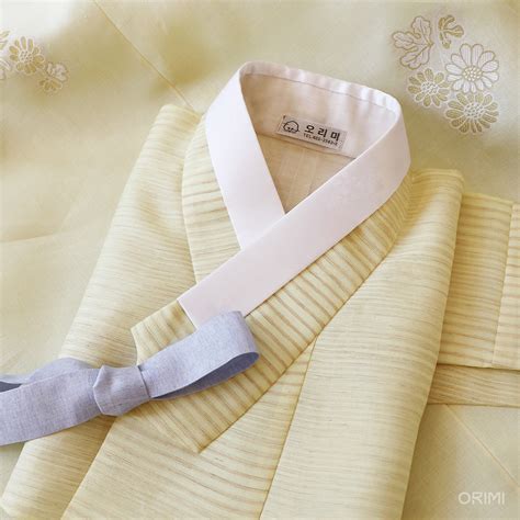 연노랑 항라 저고리와 연노랑 국화문 치마 시어머니 혼주한복 연노랑 항라 저고리와 연노랑 국화문 치마 시어머니 혼주한복